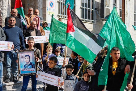 Palestinians Stand Solidarity Prisoners Detained Israeli Editorial ...