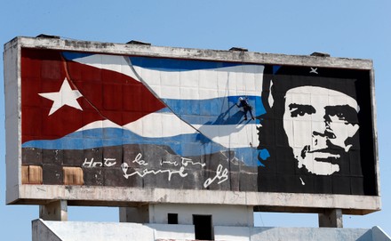 Man Paints Mural Image Argentinecuban Guerrilla Editorial Stock Photo ...