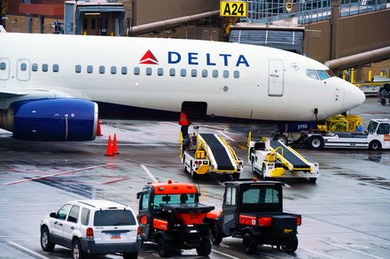 Delta Air Lines Plane Sits Gate Editorial Stock Photo - Stock Image ...