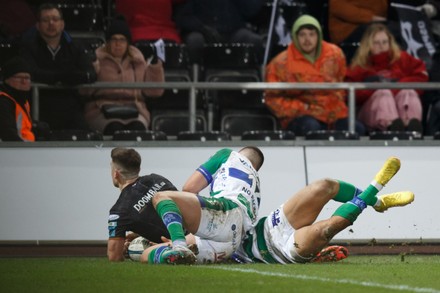 Rhys Henry Ospreys Looks Gap Editorial Stock Photo - Stock Image ...