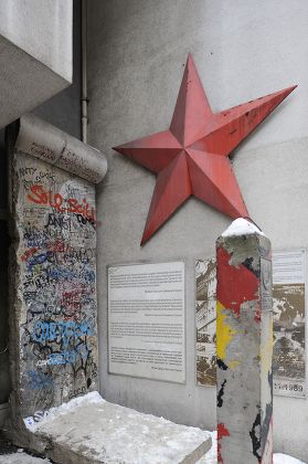 Original Gdr Border Posts Mauermuseum Berlin Editorial Stock Photo ...
