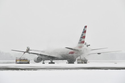 Air Canada Winter Snow Boeing B7879 Editorial Stock Photo - Stock Image ...