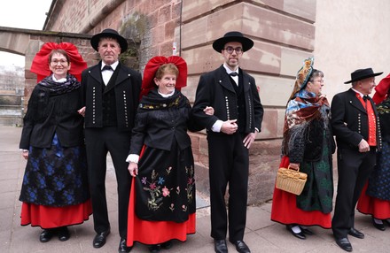 Local Residents Wearing Traditional Alsaces Costume Editorial Stock ...