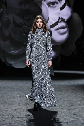 Model Presents Creation Fallwinter 202324 Womenswear Editorial Stock ...