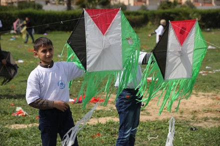 Palestinian Children Fly Kites Show Their Editorial Stock Photo - Stock ...