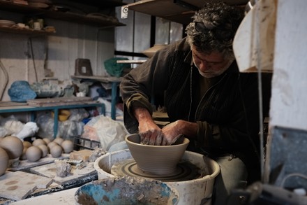 Ceramist Using Clay Make Dish Pottery Editorial Stock Photo - Stock ...