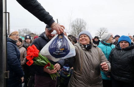Local Woman Carries Humanitarian Aid Flowers Editorial Stock Photo ...