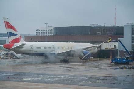 British Airways Passenger Aircraft Sprayed Deicing Editorial Stock ...