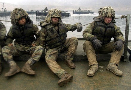 File Photo Us Army Soldier Tak Editorial Stock Photo - Stock Image ...