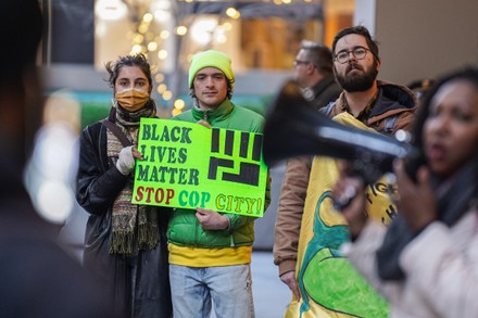 500 Chase bank protest Stock Pictures, Editorial Images and Stock ...