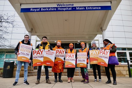 Junior Doctors On Picket Line Royal Editorial Stock Photo - Stock Image ...
