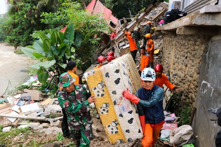 Joint Team Evacuates Items Buried Landslide Editorial Stock Photo ...