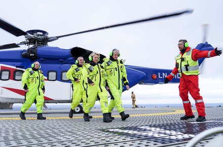 __COUNT__ Ursula von der Leyen and Jens Stoltenberg visit gas platform ...