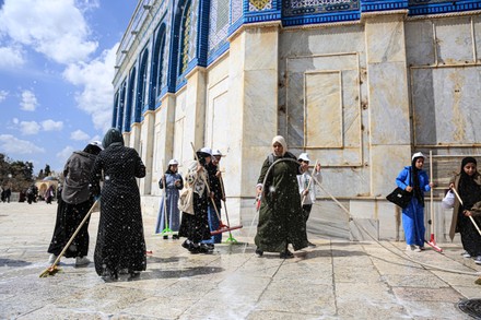 People Carry Out Cleaning Works Alaqsa Editorial Stock Photo - Stock ...