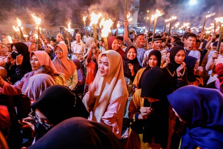 500 Torch parade Stock Pictures, Editorial Images and Stock Photos ...