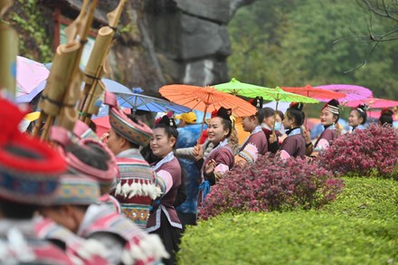 People Miao Ethnic Group Welcome Tourists Editorial Stock Photo - Stock ...