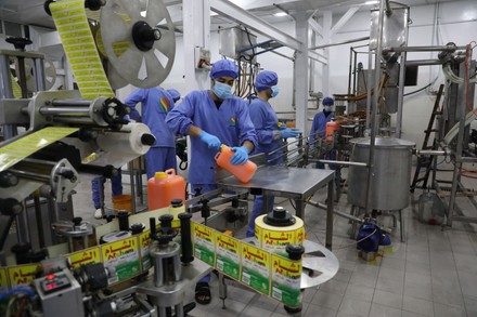 Palestinians Work Juice Factory Ahead Muslim Editorial Stock Photo ...