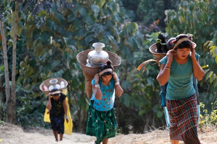 Indigenous Women Collected Drinking Water Natural Editorial Stock Photo ...