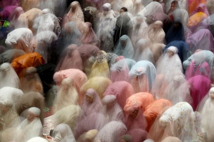 Slow Shutter Speed Image Indonesian Muslims Editorial Stock Photo ...