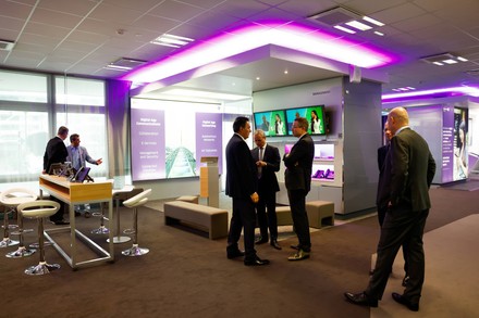 Showroom Alcatellucent Enterprise Headquarters Colombes France ...