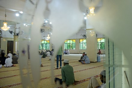 Muslim Devotees Getting Ready Prayers Making Editorial Stock Photo - Stock Image | Shutterstock