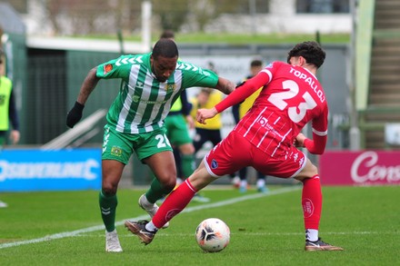 Callum Harriott Yeovil Town Challenges Ball Editorial Stock Photo ...