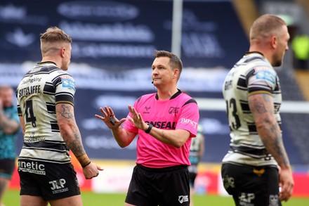 Referee Ben Thaler Explaining Decision Hull Editorial Stock Photo ...