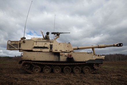 M109a7 Paladin Selfpropelled 155mm Howitzer Dynamic Editorial Stock Photo - Stock Image ...