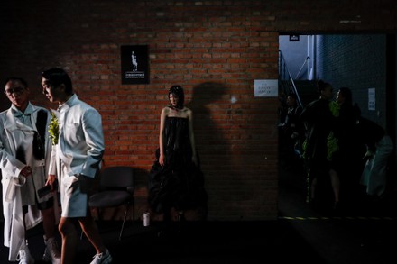 Models Prepare Backstage Ahead Theethem Runway Editorial Stock Photo ...