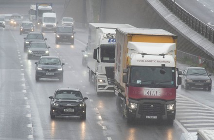 Wet M25 Anti Clockwise Easter Getaway Editorial Stock Photo - Stock ...