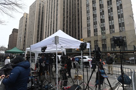 Media Gather Outside Criminal Courthouse Lower Editorial Stock Photo ...