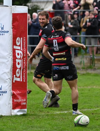 Harry Bazalgette Cornish Pirates Tackled By Editorial Stock Photo ...