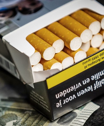 1,000 Cigarettes and tobacco Stock Pictures, Editorial Images and Stock ...