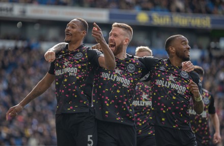 Brentford Defender Ethan Pinnock 5 Celebrates Editorial Stock Photo ...