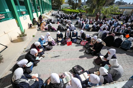 Palestinian Students Read Koran During Muslim Editorial Stock Photo ...