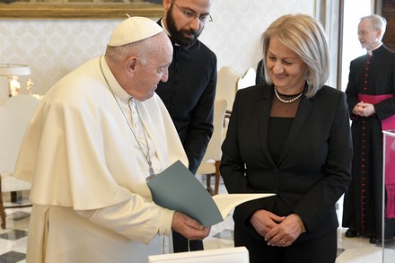 Pope Francis Receives Private Audience Mrs Editorial Stock Photo ...