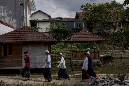 Students Walk They Prepare Learn Islamic Editorial Stock Photo - Stock ...