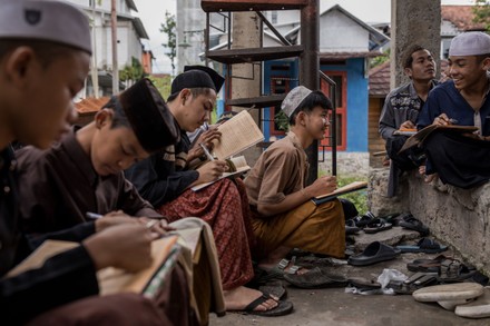 Students Learn Islamic Scriptures Islamic Boarding Editorial Stock ...