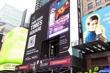 times square led panels undergo maintenance new Stockfotos (Exklusiv ...