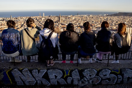 31 Tourist massification Stock Pictures, Editorial Images and Stock ...