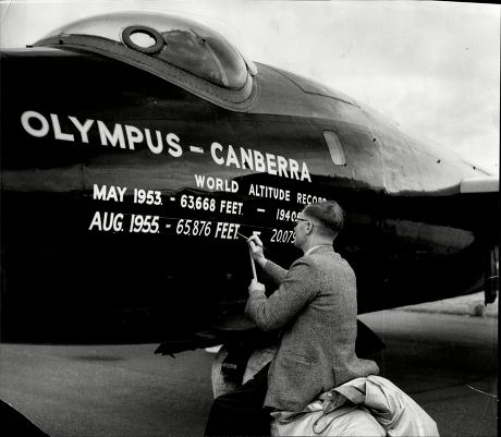 14 Signwriter Stock Pictures, Editorial Images and Stock Photos ...
