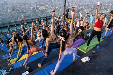 Participants Sunrise Wine Yoga Class Perform Editorial Stock Photo ...