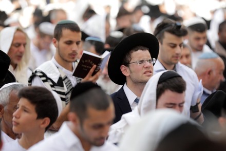 Orthodox Jews Cover Their Heads Prayer Editorial Stock Photo - Stock ...