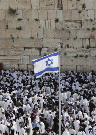 Orthodox Jews Cover Their Heads Prayer Editorial Stock Photo - Stock ...