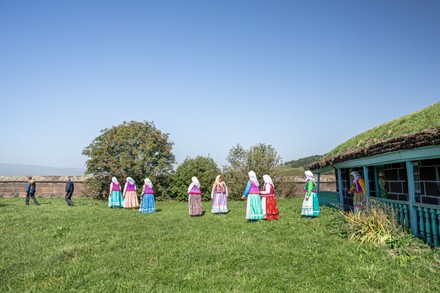 Doukhobors Devotees Get Out Cemetery Gathering Editorial Stock Photo ...