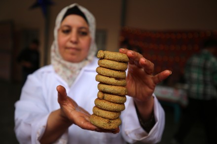 Palestinian Women Make Traditional Datefilled Cookies Editorial Stock ...