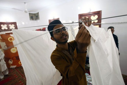 Pakistani Muslims Prepare Observe Itikaf Mosque Editorial Stock Photo ...