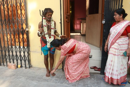 Garlanded Hindu Devotees Part Religious Procession Editorial Stock ...