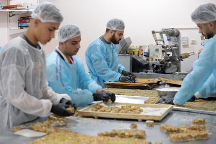 Palestinians Prepare Sweet Known Arabic Halkoum Editorial Stock Photo ...