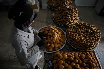 Palestinian Women Prepare Traditional Date Cookies Editorial Stock ...